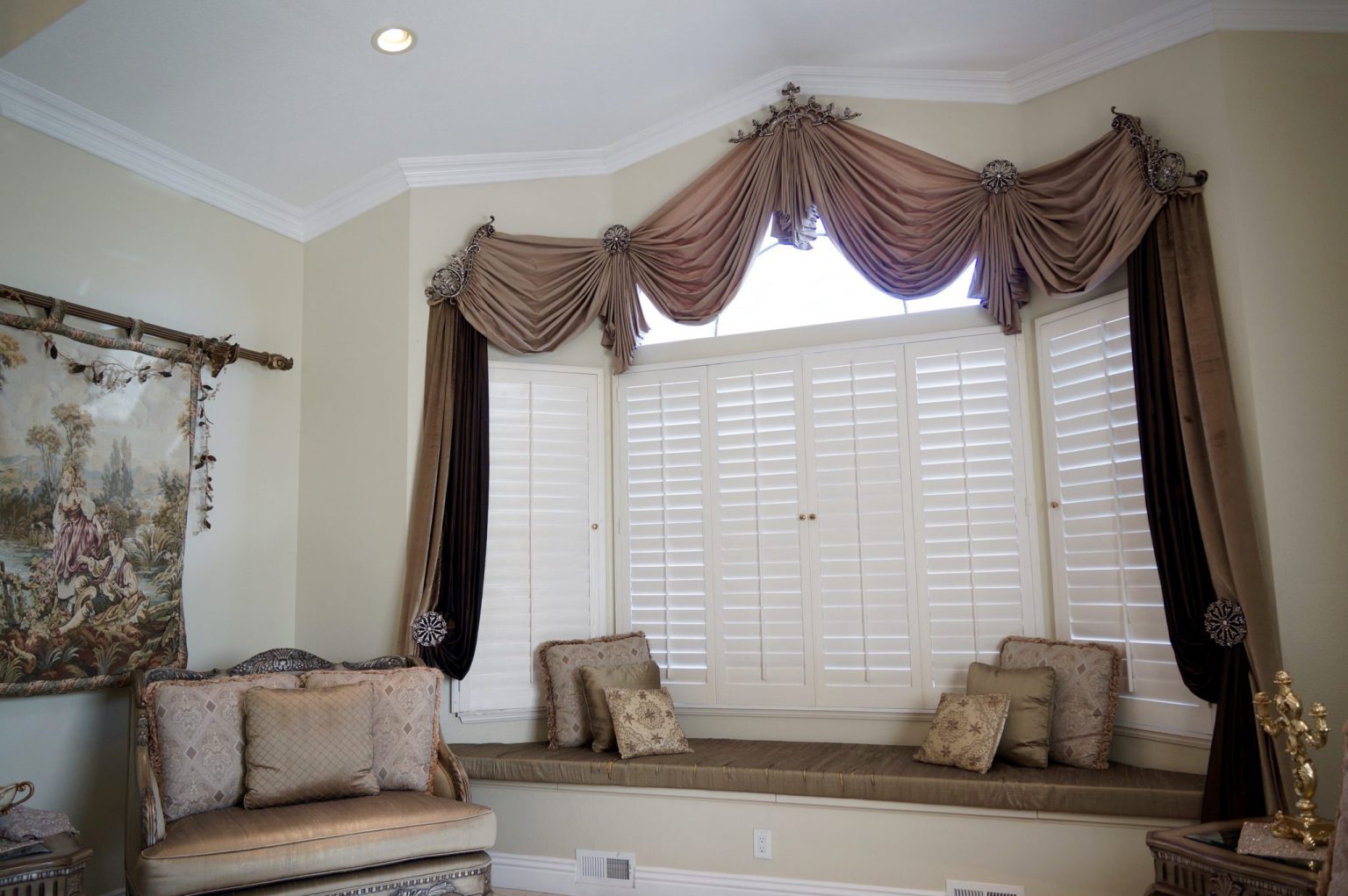 Fwd #20 Transom windows can be dressed very easy using our designs ...